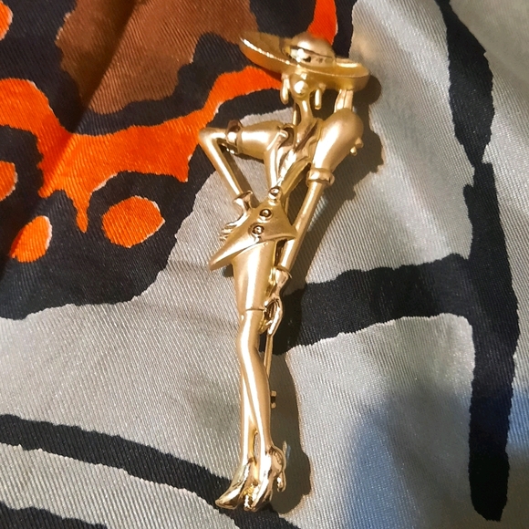 Vintage | Jewelry | Vintage 8s Frosted Gold Tone Supermodel Brooch | Poshmark